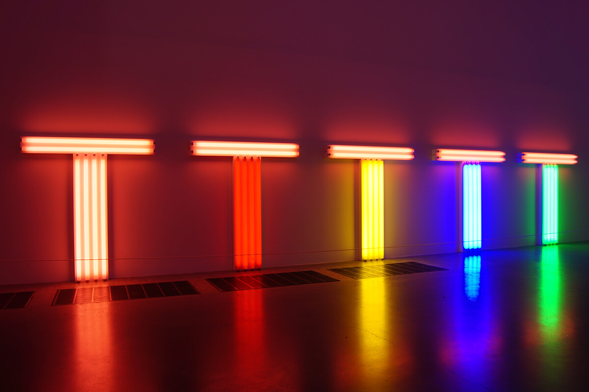 Dan Flavin y las luces de neón – A través del arte